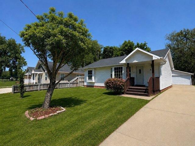 613 SW 61st St, Des Moines, IA 50312