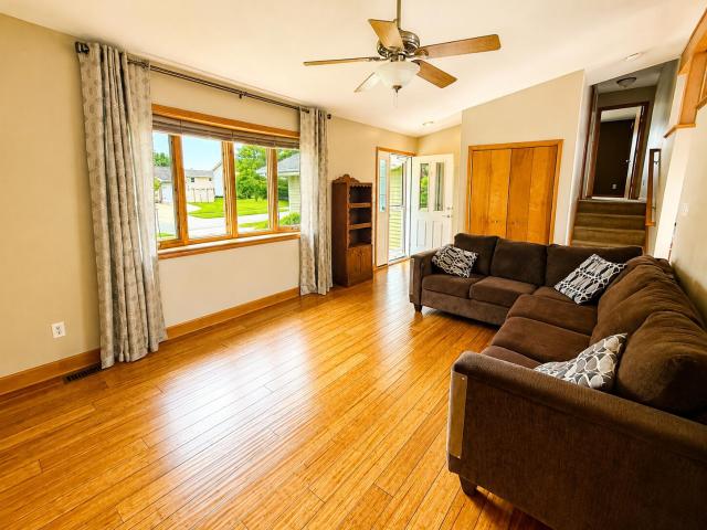 613 Persimmon Pkwy