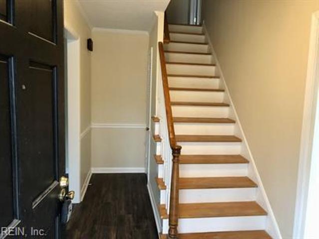 613 Reef LN