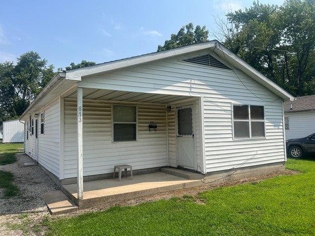 613 W Frisco St, Mountain Grove, MO 65711