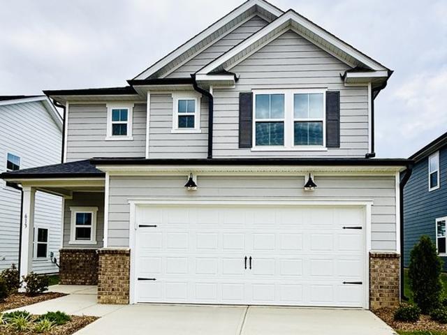 613 Wicklow Hall Dr, Fuquay Varina, NC 27526