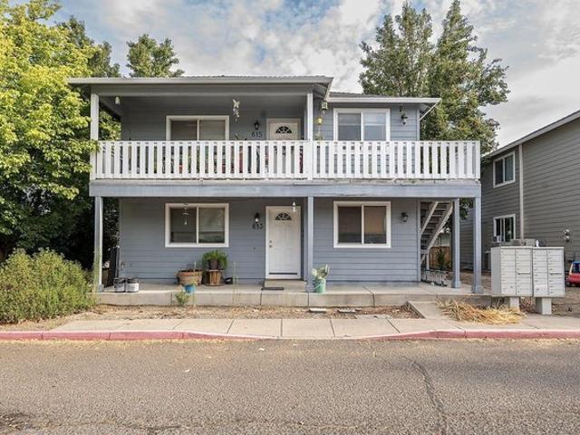 613 Valley Heart Ln, Central Point, OR 97502