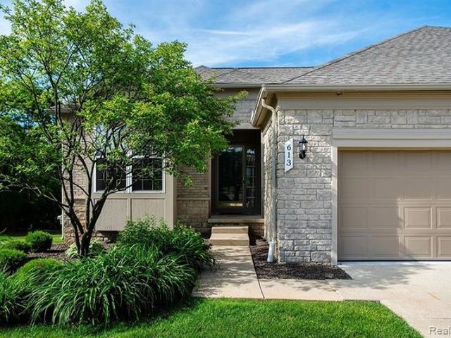 613 Zion Ct, Oceola Township, MI 48843