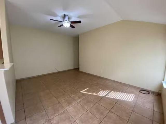 613B Market Street, Pleasanton, TX 78064 613B Market St
