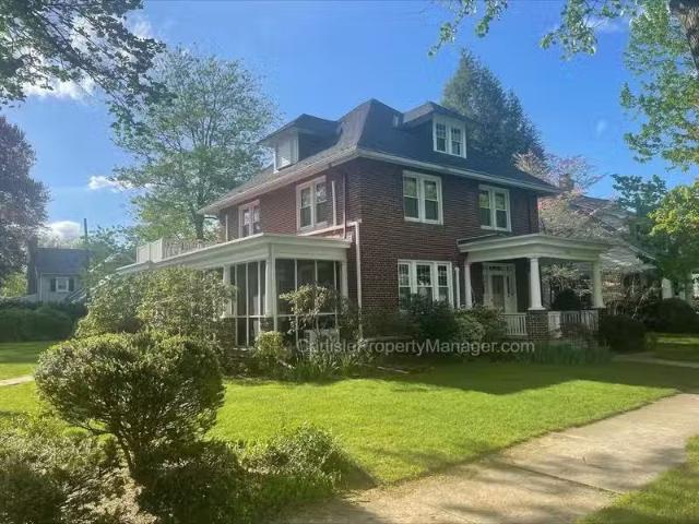 61445118 262 Conway St