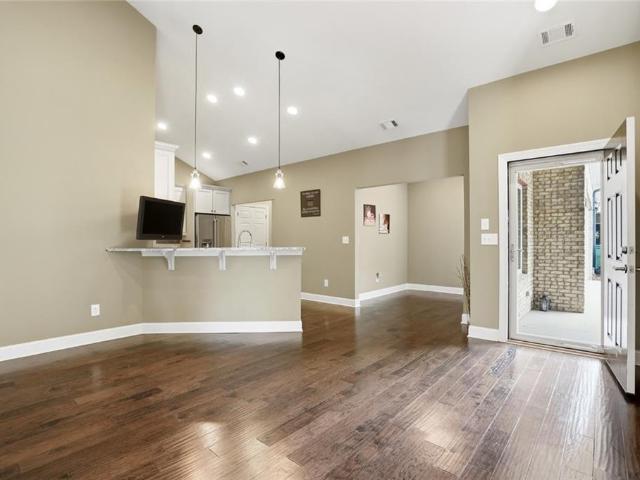 6144 Brookhaven Circle
