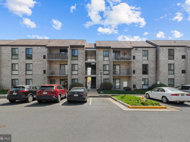6145 Edsall Rd, Unit M, Alexandria, VA 22304 | MLS #VAAX2059