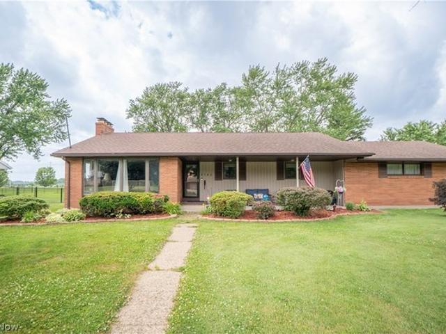 6145 Hollydale Ave NE, Canton, OH 44721