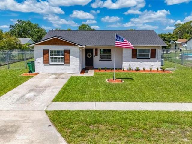 6145 17th St, Zephyrhills, FL 33542