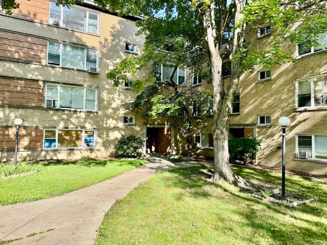 6146 N Damen Avenue # GH