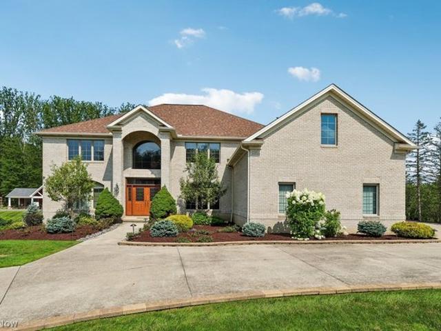 6146 Penfield Ln, Solon, OH 44139