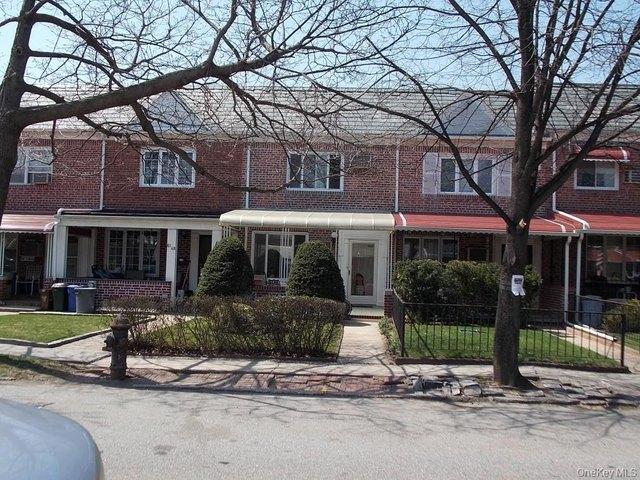 6146 82nd St, Middle Village, NY 11379