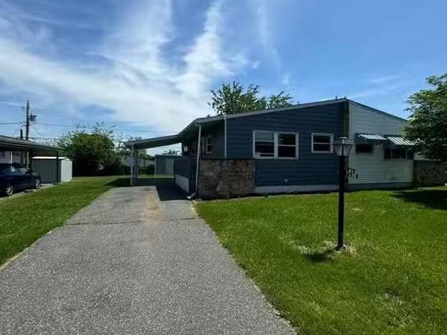 61473639 1530 Elayne St