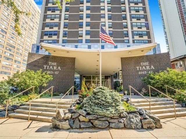 6147 N Sheridan Rd Apt 27A, Chicago, IL 60660