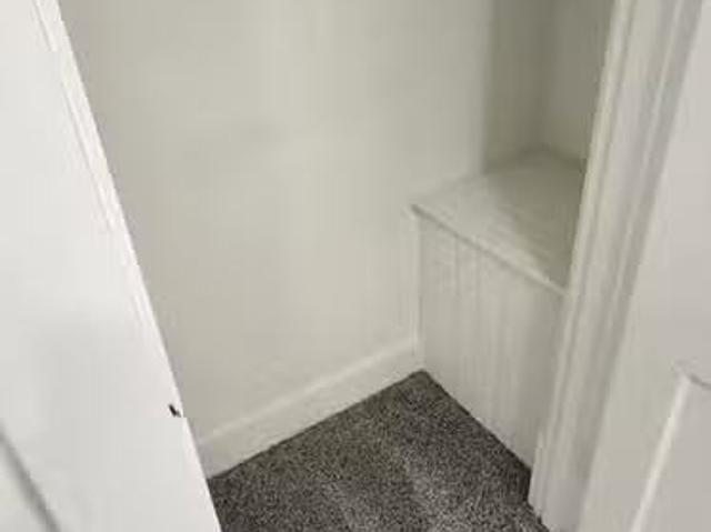 61483562 2434 N 4th St