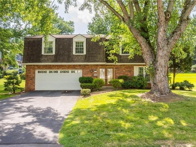 6148 Great Dane Dr, Bethel Park, PA 15102