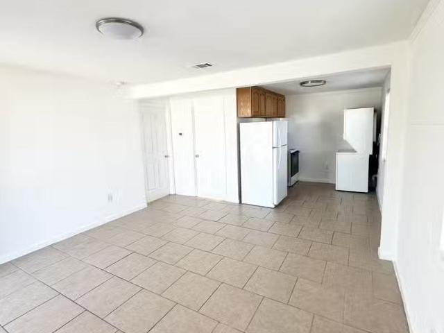 61490617 8724 Forshey St #A