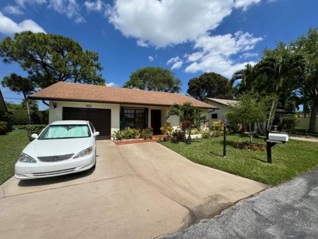 6149 Olivewood Cir, Greenacres, FL 33463