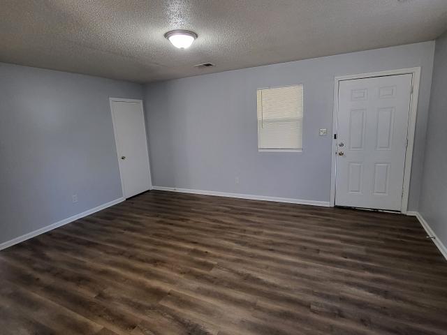 6149 Commodore Drive