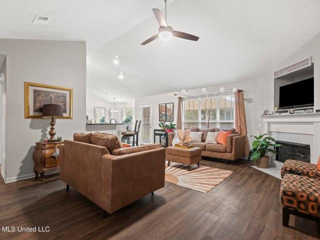 6140 E Sandbourne