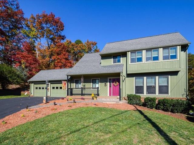 6140 Flamingo Dr, Roanoke, VA 24018