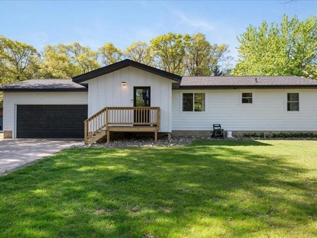 6141 Donald St, Baxter, MN 56425