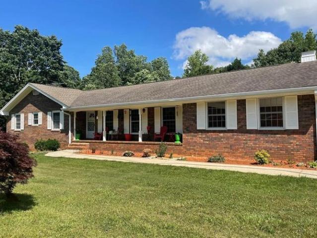 6141 Hutchins Dr, Buford, GA 30518