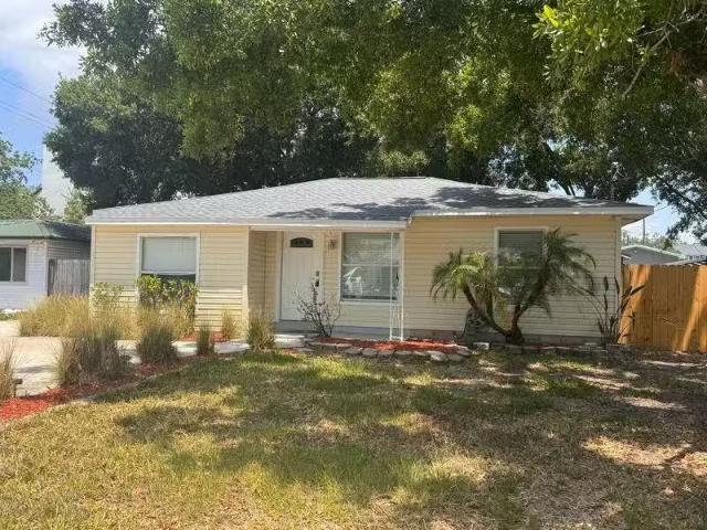 61423347 3025 N Adams St