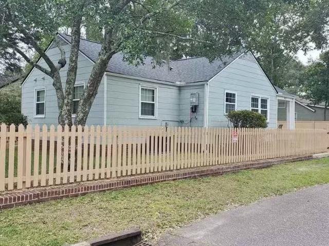 61423408 4772 Churchill Rd