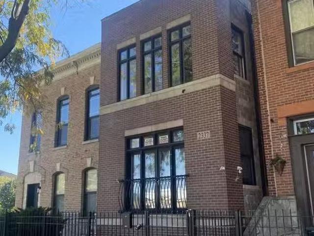 61424123 2337 W Maypole Ave