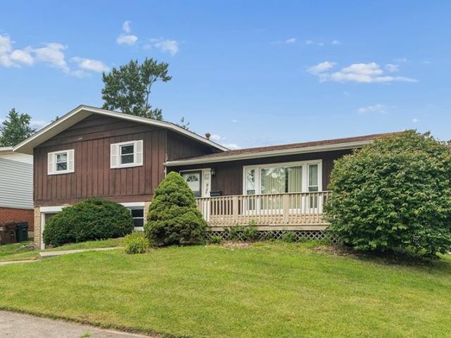 6142 Rob Roy Dr, Oak Forest, IL 60452