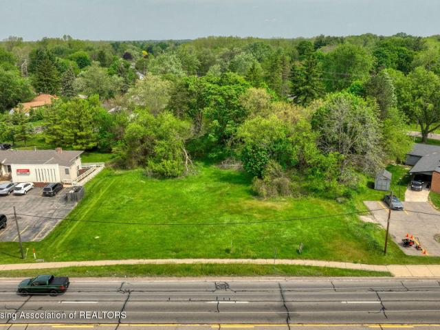 6142 W Saginaw Highway