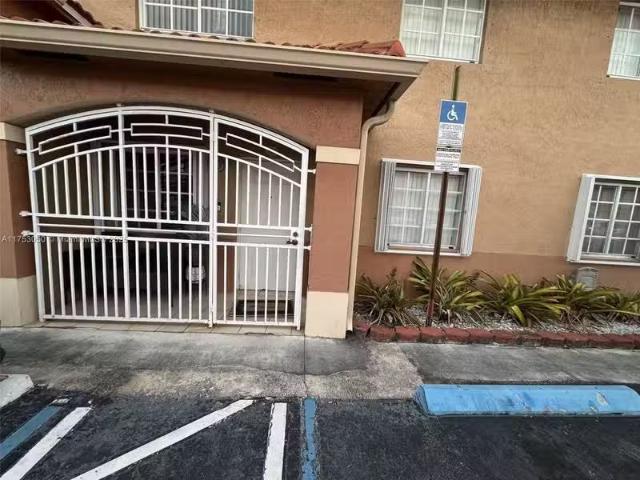 61430690 2485 W 76th St #112