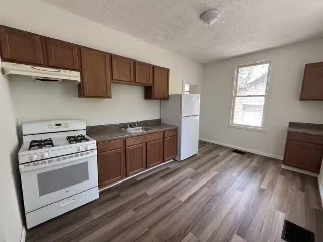 61433300 3312 Glenway Ave #1