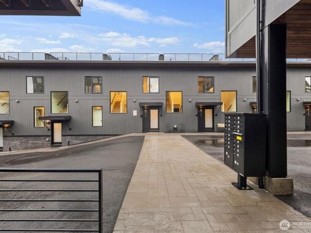 614 5th Ave S Unit C105, Edmonds, WA 98020