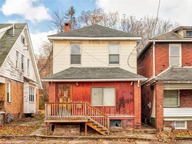 614 8th St, Beaver Falls, PA 15010
