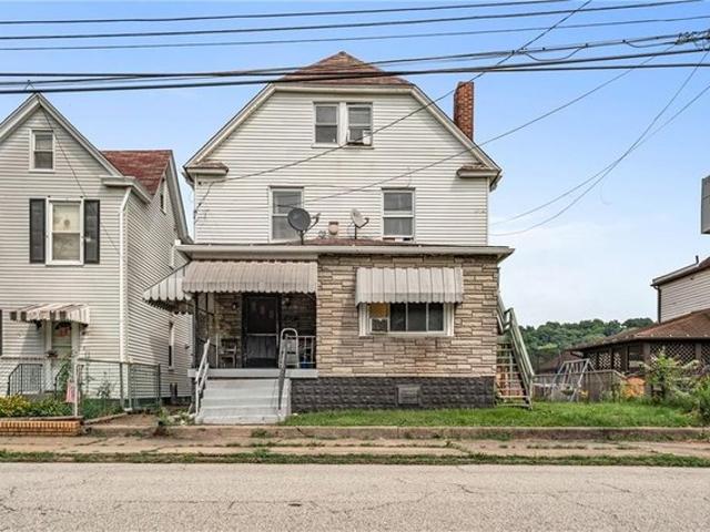 614 Constitution Blvd, New Kensington, PA 15068