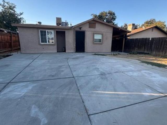 614 Cannon Ave, Bakersfield, CA 93307