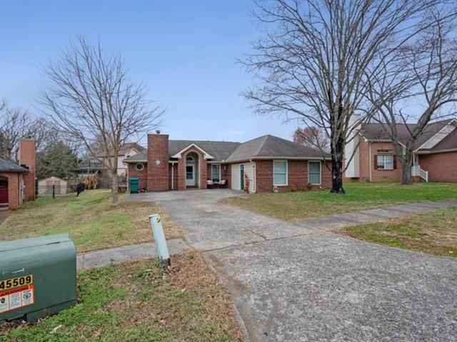 614 Creekfront Dr, Mount Juliet, TN 37122
