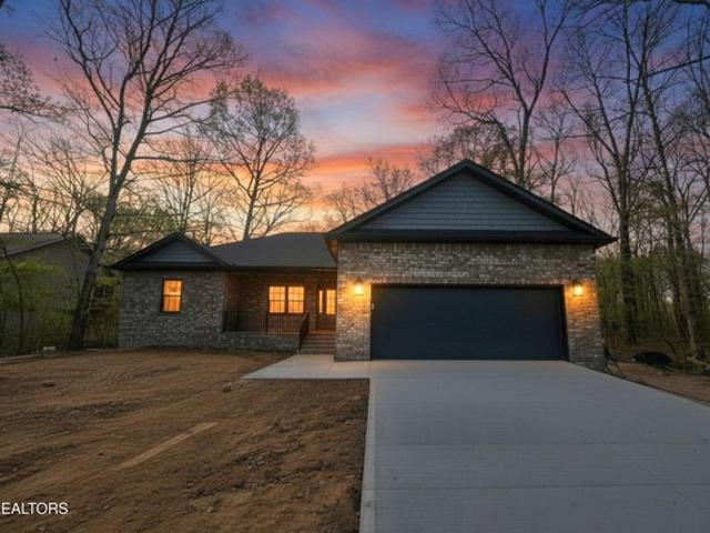 614 Apoka Ln, Crossville, TN 38572