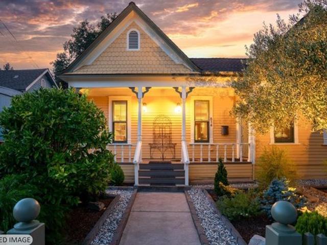614 E St, Petaluma, CA 94952