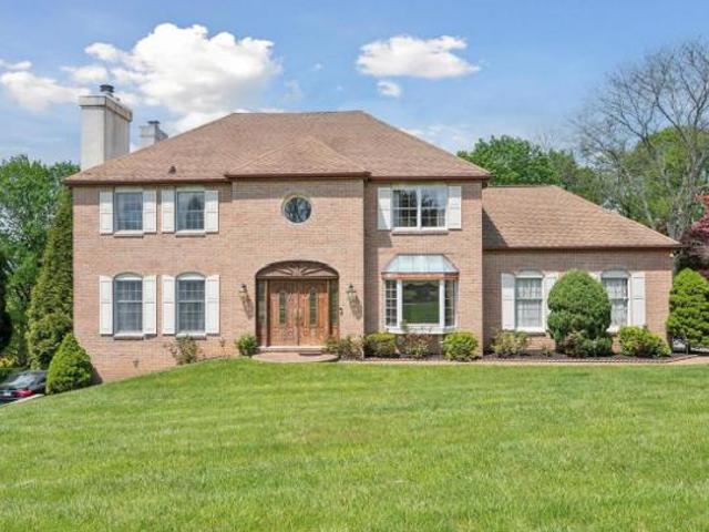 614 Foxfields Rd, Bryn Mawr, PA 19010
