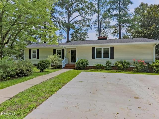 614 Forest Ln, Wallace, NC 28466
