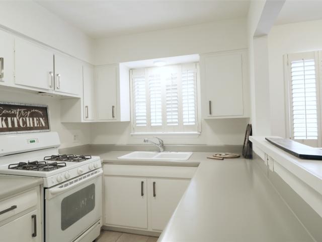 614 Kipling St Street B8