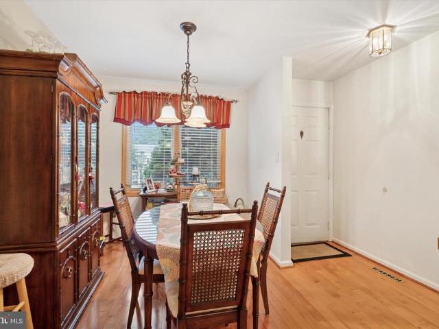 614 Hillcrest Court