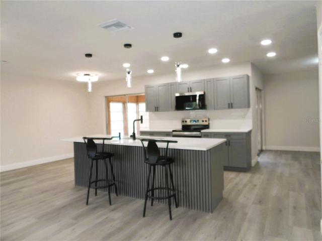 614 Huntington St, Brandon, FL 33511 | MLS #TB8502 | Compass