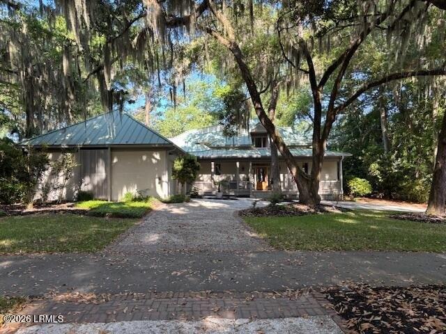 614 Island Cir E, Saint Helena Island, SC 29920