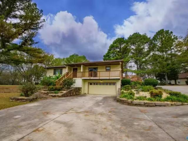 614 JOHNSON LANDING RD, VALHERMOSO SPRINGS, AL 35775 Single Fa.
