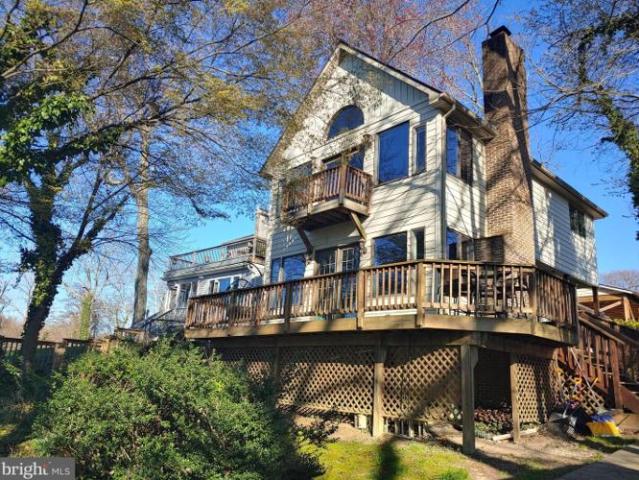 614 Laurel Dr, Pasadena, MD 21122