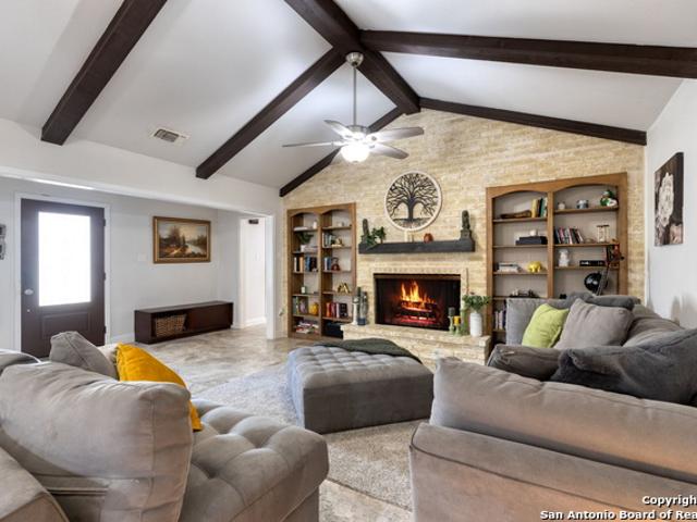 614 Moorside Dr